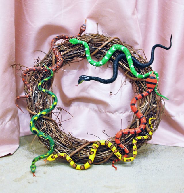 DIY Halloween // Spooky Slithering Snake Wreath
