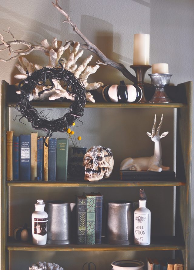 DIY Halloween // Spooky Slithering Snake Wreath