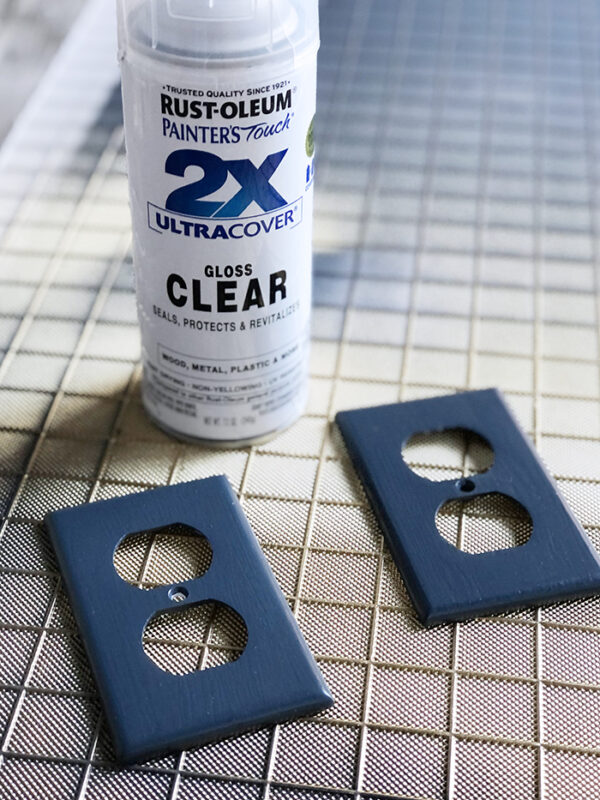 DIY // How To Paint Light Switch Covers to Match your Walls