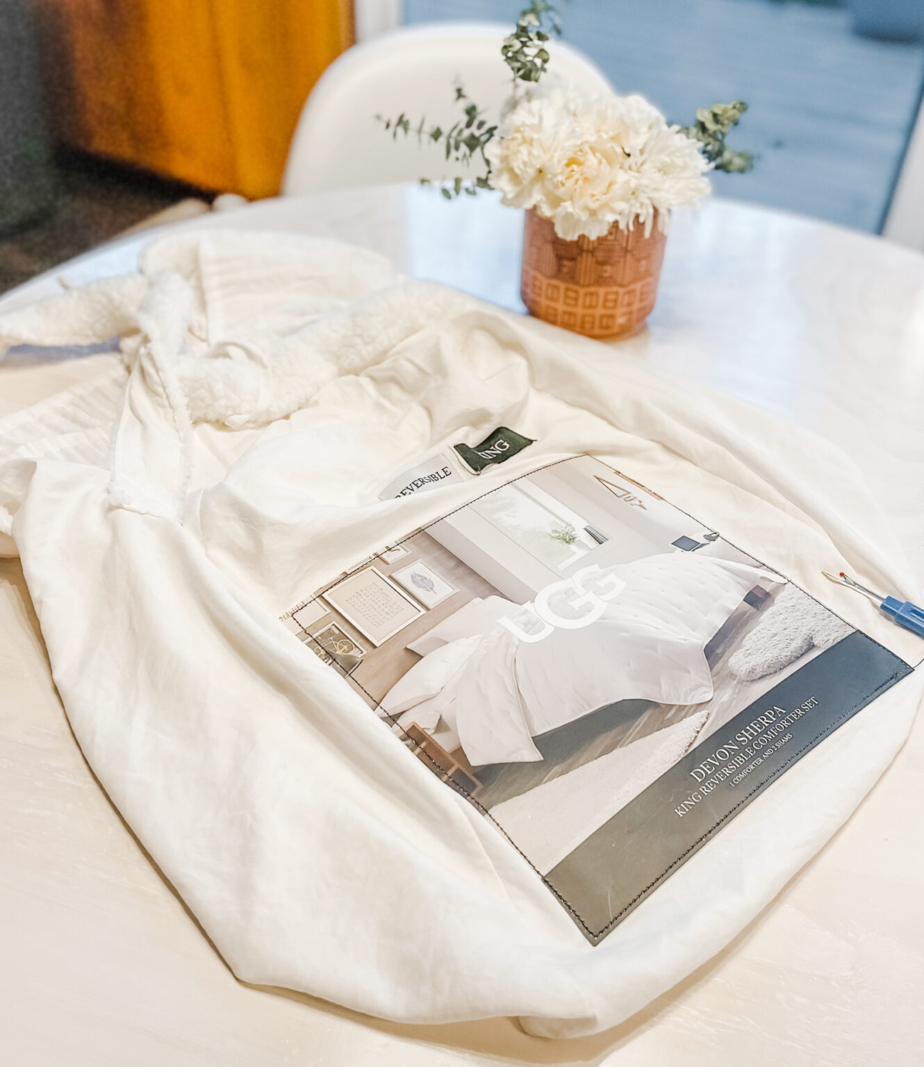 UpCycle DIY // Reuse and Recycle Comforter Carry Bags into Laundry Bags