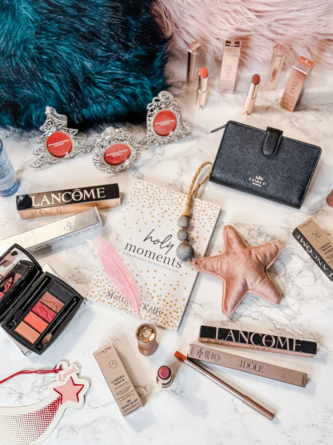 Happy Holidays Lovecats! December GIVEAWAY! Details Here (enter to WIN ...