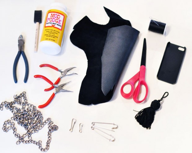 DIY iPhone Case with Chain Strap