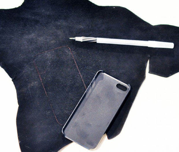 DIY iPhone Case with Chain Strap