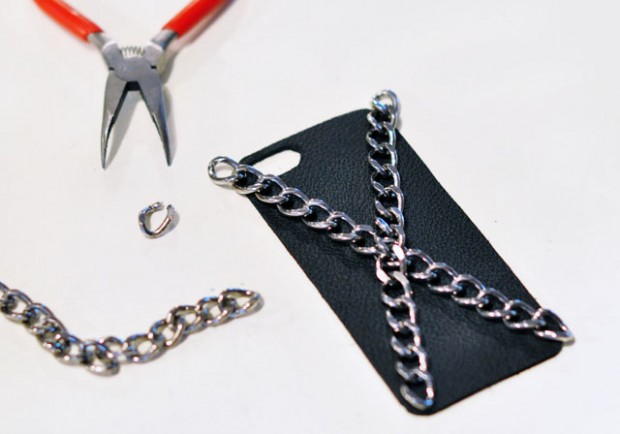 DIY iPhone Case with Chain Strap