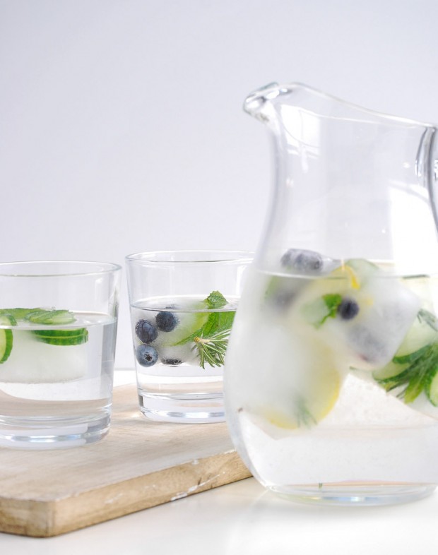 Non-Recipe-Recipe // Pretty Flavored Ice Cubes