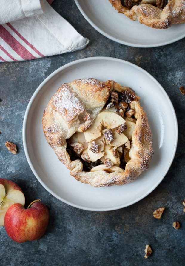 Fall Dessert Recipe // Puff Pastry Apple Tarts