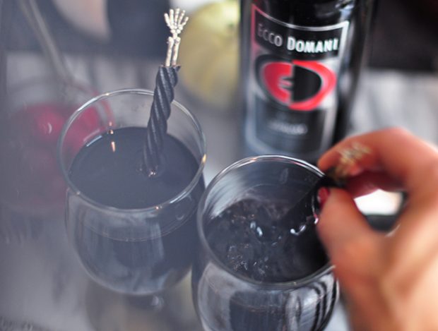 Halloween Ideas // Spooky Drowning Zombie Merlot Cocktails