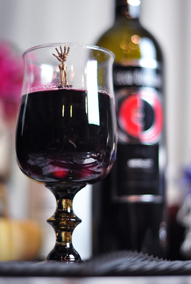 Halloween Ideas // Spooky Drowning Zombie Merlot Cocktails