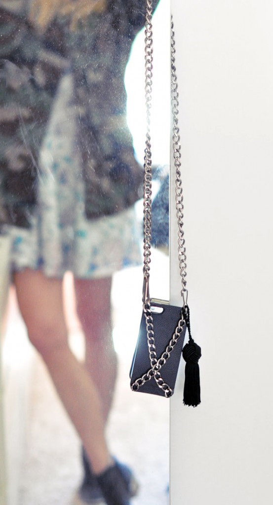 DIY iPhone Case with Chain Strap