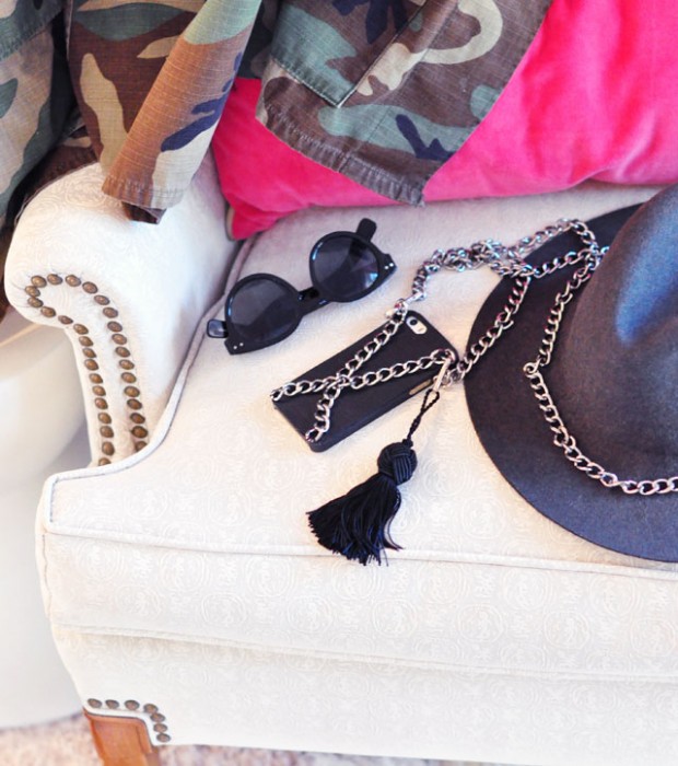 DIY iPhone Case with Chain Strap