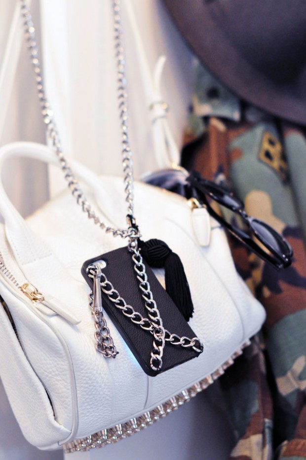 DIY iPhone Case with Chain Strap